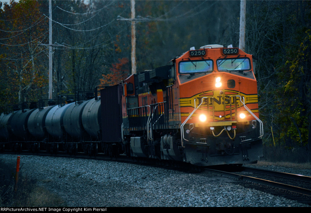 BNSF 5250 CSX Train K042 Crude Oil Loads